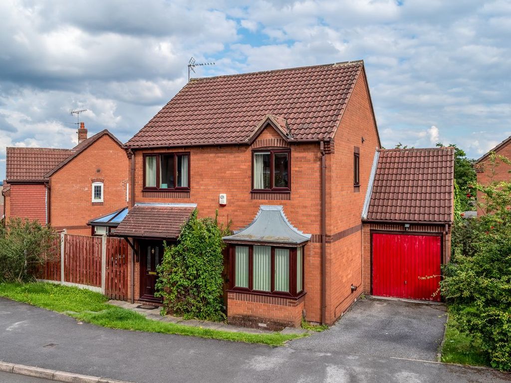 4 bed detached house for sale in Ibbetson Oval, Morley, Leeds LS27, £ ...