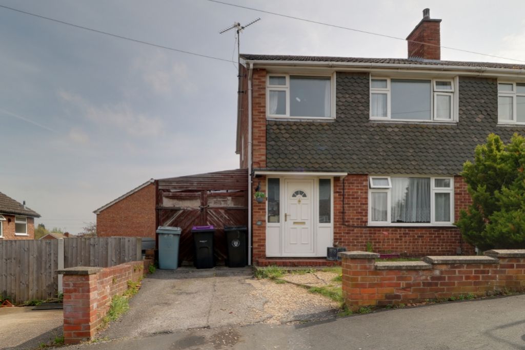 3 Bed Semi Detached House For Sale In St Helens Close Grantham