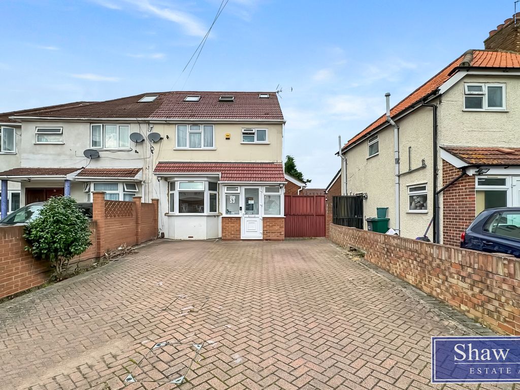 4 Bed Semi Detached House For Sale In Walnut Tree Road Heston