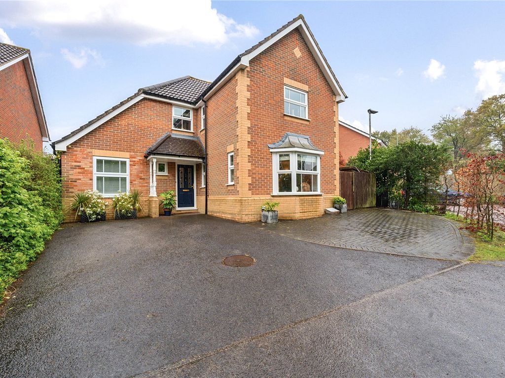 5 bed detached house for sale in Dunford Place, Binfield, Bracknell ...