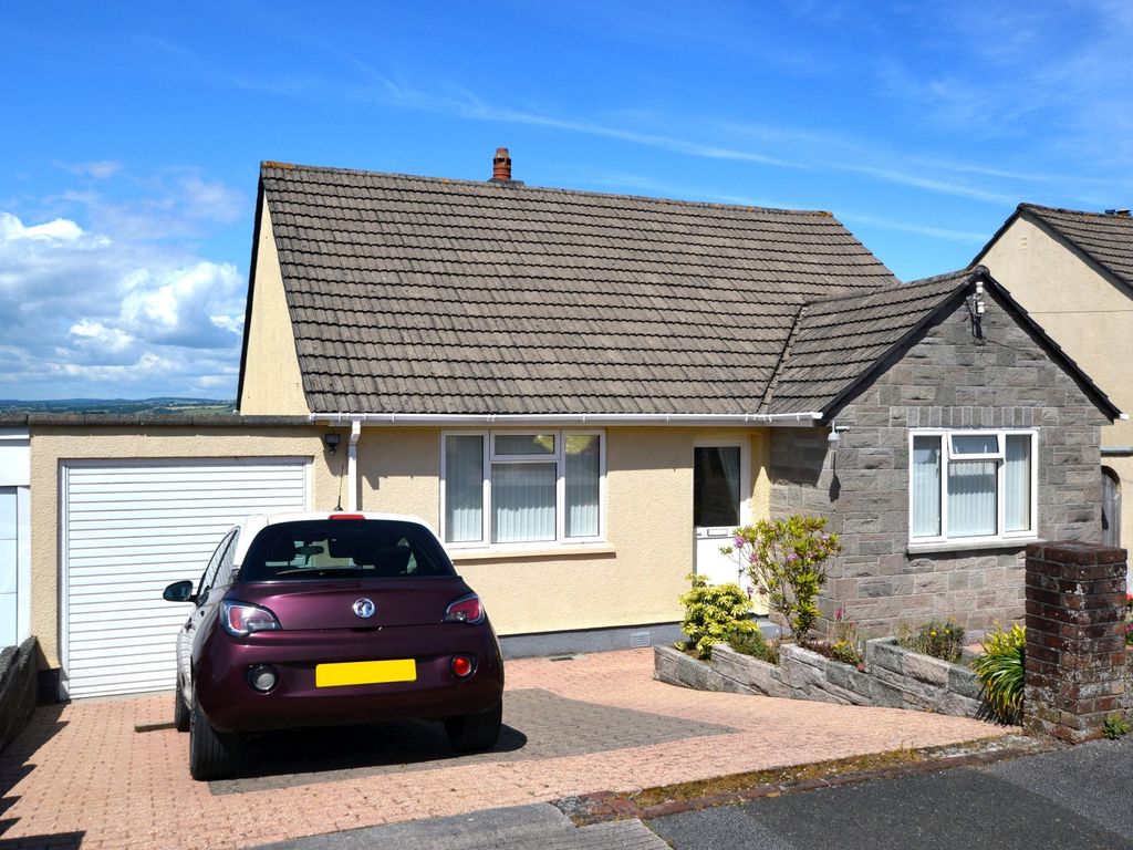 2 Bed Bungalow For Sale In Longmeadow Road Saltash Cornwall Pl12 £