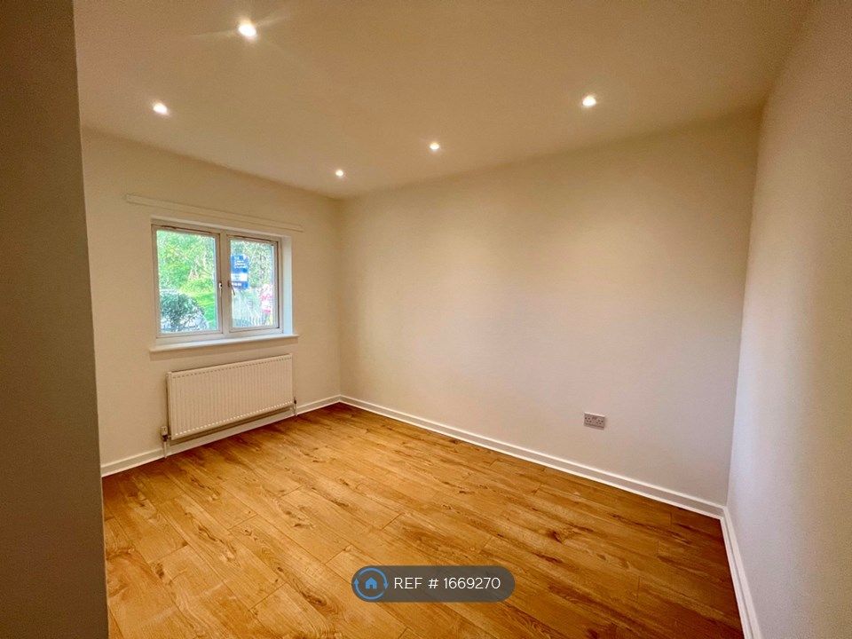 3 bed flat to rent in Turnham Road, London SE4 - Zoopla