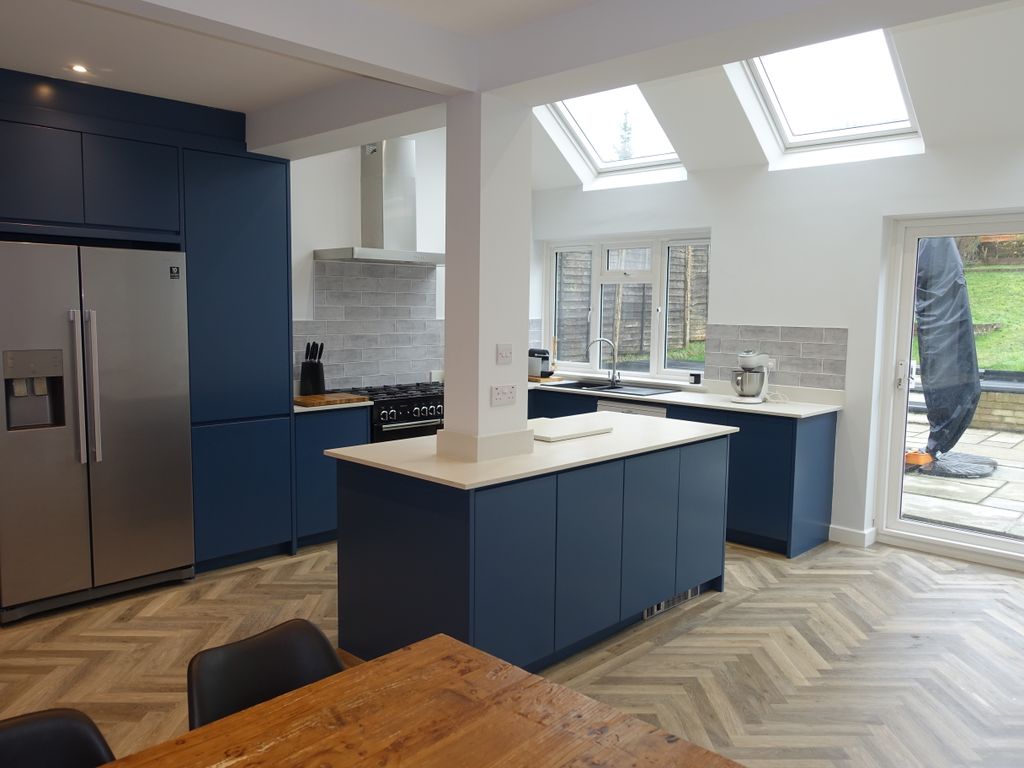4 bed semi-detached house to rent in Chaldon Way, Coulsdon CR5 - Zoopla