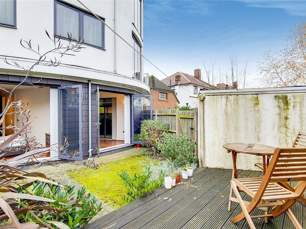 1 bed flat to rent in Apple Court, 92A The Mall, Harrow HA3, £1,400 pcm ...