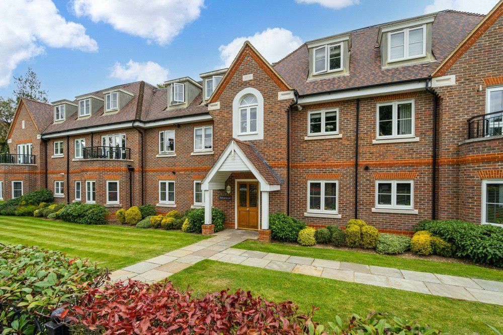 2 bed flat to rent in Gregories Road, Beaconsfield HP9, £1,600 pcm - Zoopla