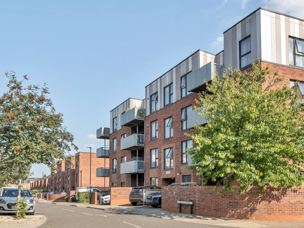 1 bed flat for sale in Canning Square, Enfield EN1, £274,000 - Zoopla
