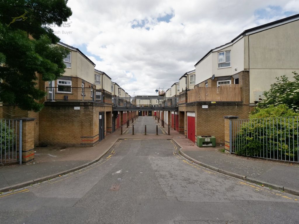 3 bed flat for sale in Rodney Close, Croydon, Surrey CR0 - Zoopla