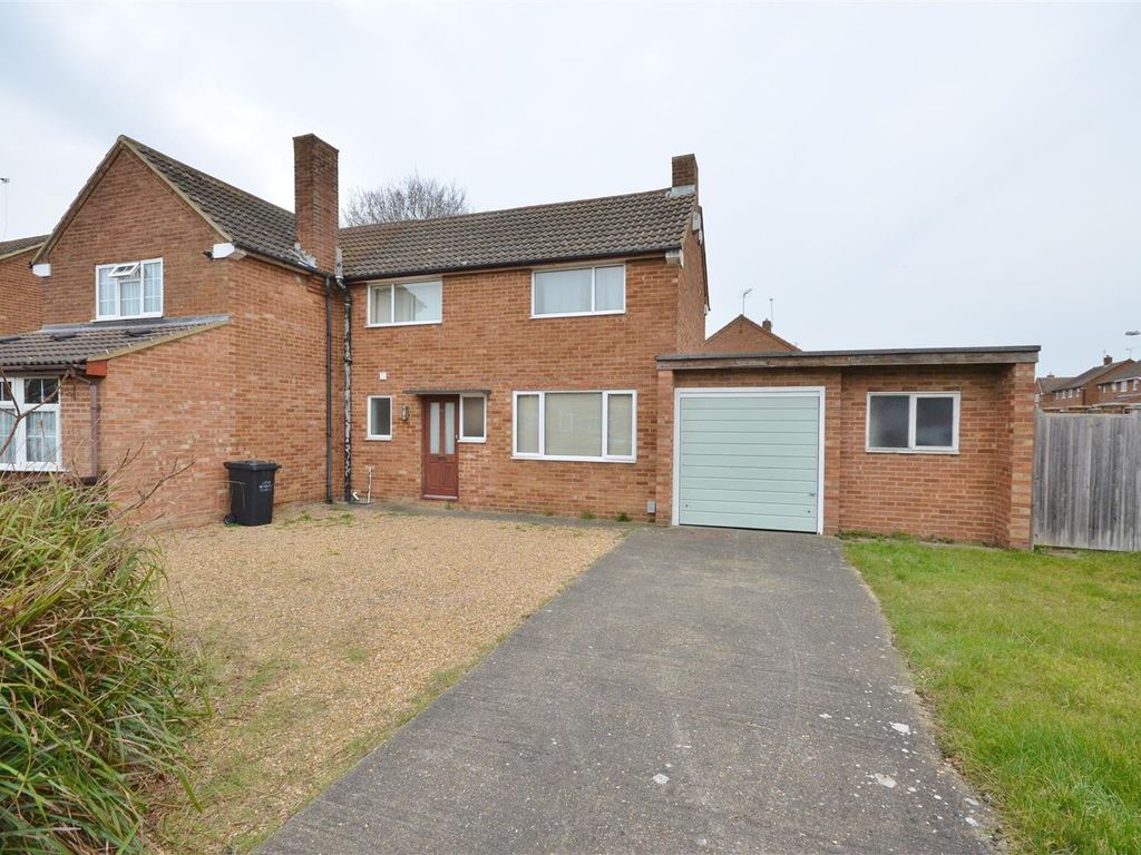 2 bed semi-detached house to rent in Green Lane, Luton LU2, £1,400 pcm ...