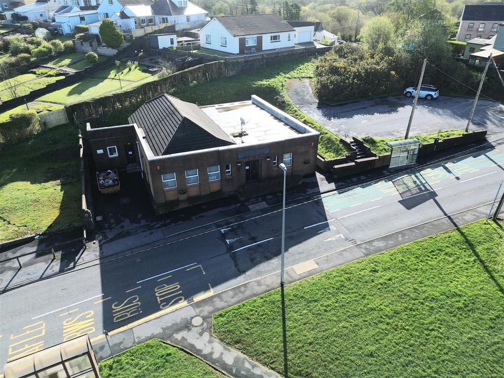 Heol Y Bryn, Upper Tumble, Llanelli SA14, Property for sale, £245,000 - Zoopla