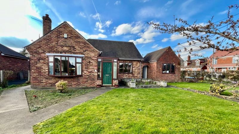4 bed detached bungalow for sale in Ross Lane, Winterton, Scunthorpe ...