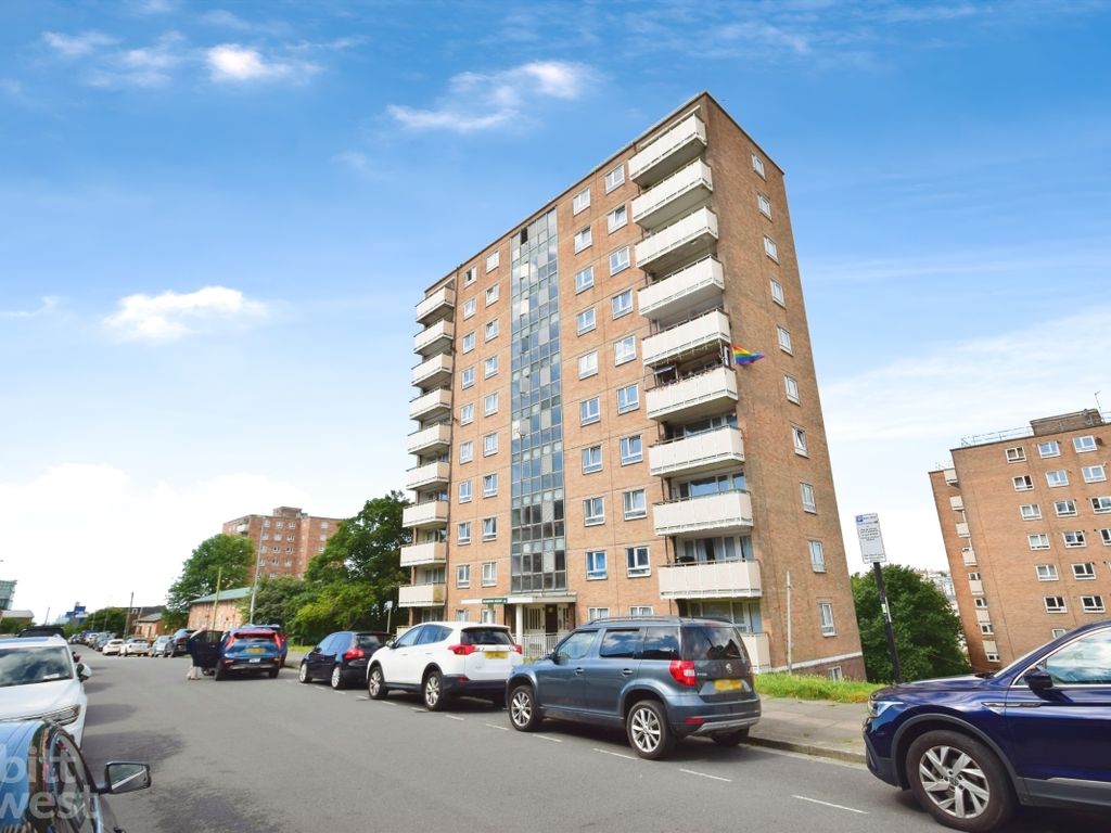 2 bed flat to rent in John Street, Brighton BN2, £1,500 pcm - Zoopla