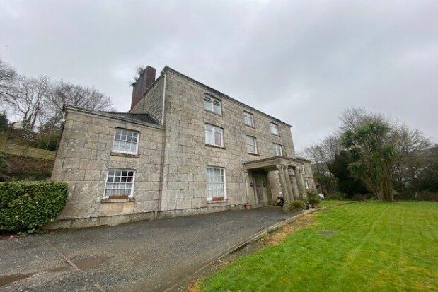 2 bed flat to rent in Trevarrick Drive, St. Austell PL25, £650 pcm - Zoopla