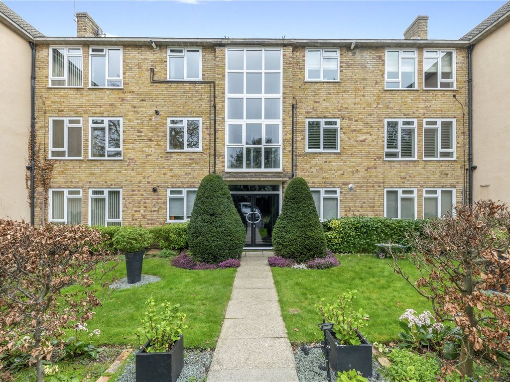 2 bed flat for sale in Kemnal Road, Chislehurst BR7, £425,000 - Zoopla