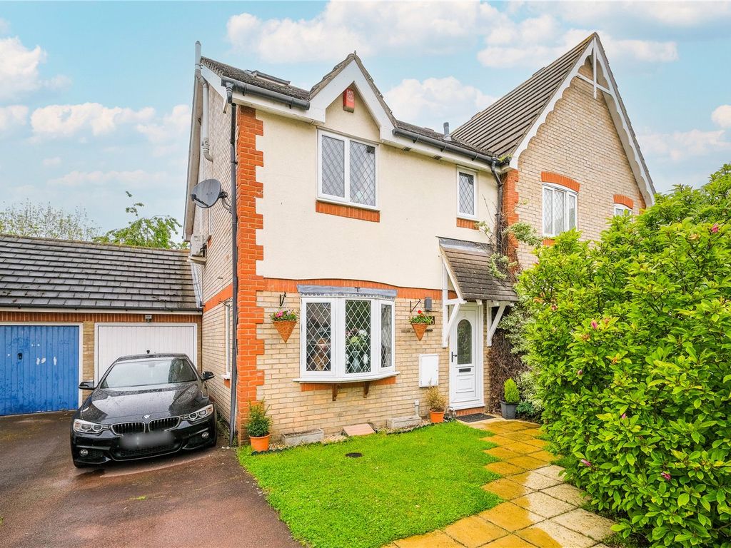 4 Bed Semi Detached House For Sale In Heathfield Park Drive Chadwell
