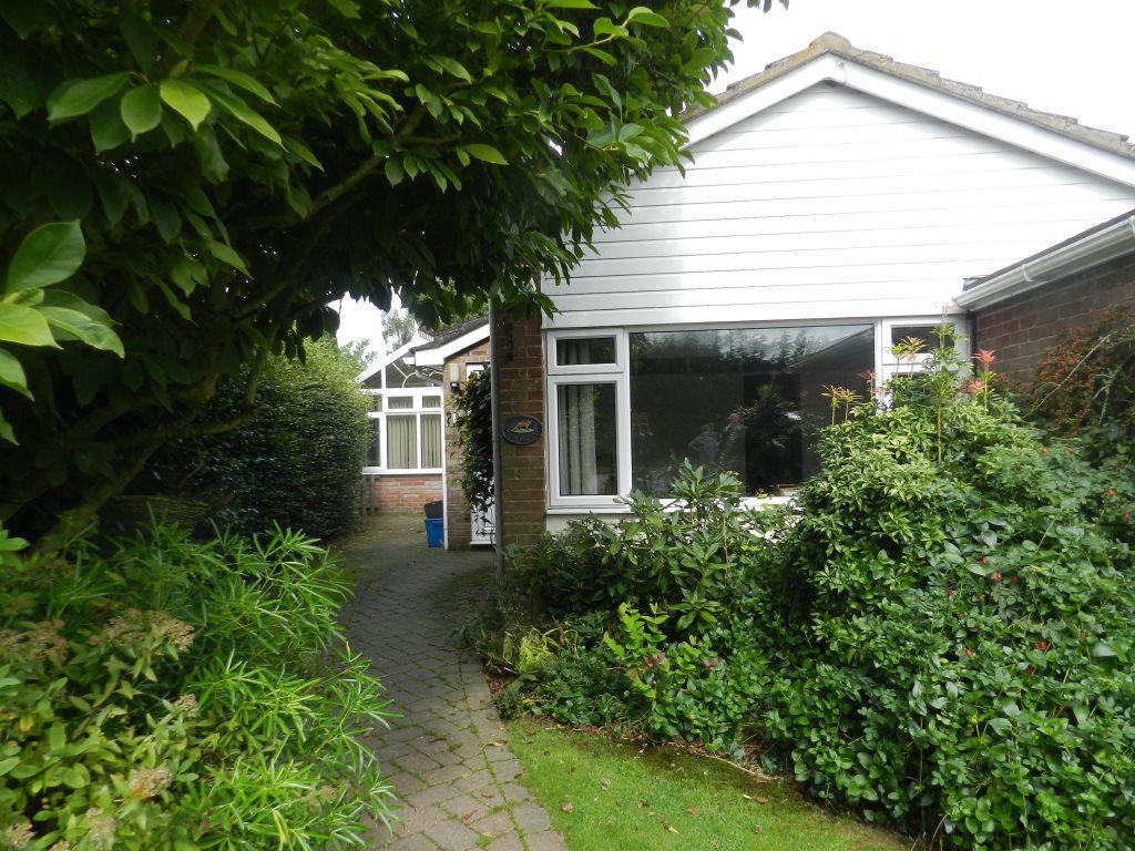 3 bed bungalow to rent in Ashby Road, Welton, Daventry NN11 - Zoopla