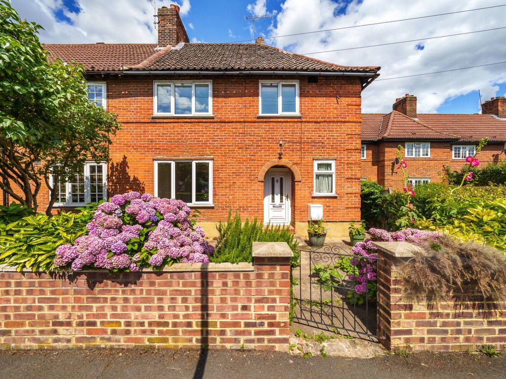 3 Bed End Terrace House For Sale In Daffodil Street London W12 £