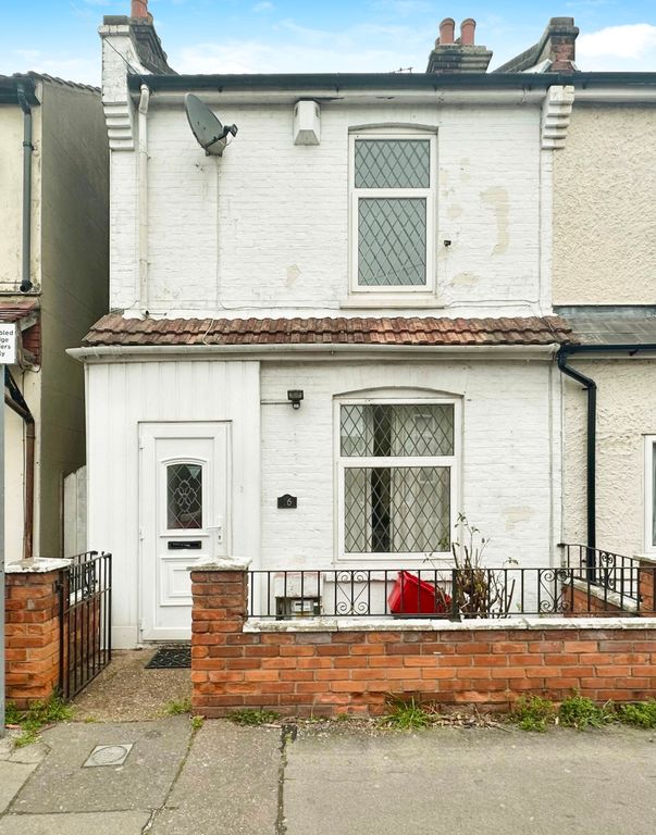 2 bed property to rent in Key Road, Clacton-On-Sea CO15, £1,150 pcm ...