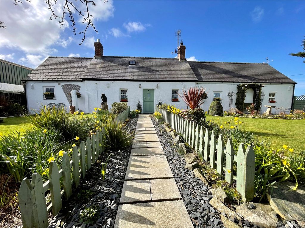 3 bed cottage for sale in Rhoshirwaun, Gwynedd LL53, £480,000 - Zoopla