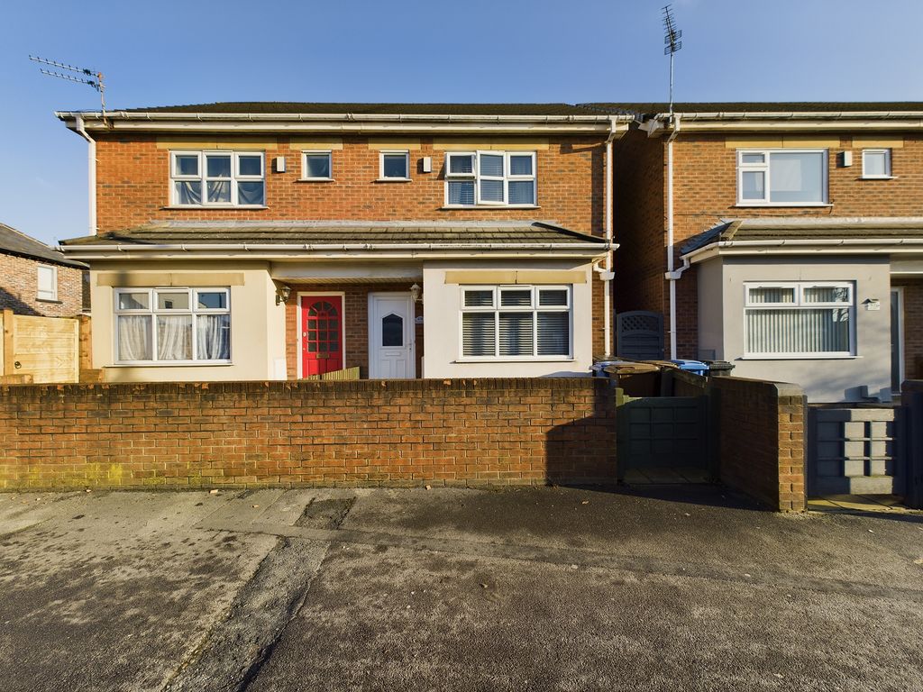 2 Bed Semi Detached House For Sale In Gorton Road Reddish Stockport