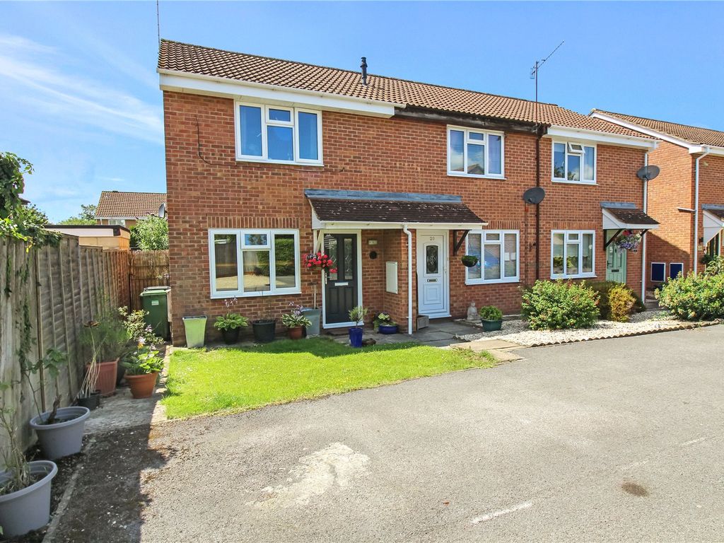 2 Bed End Terrace House For Sale In Marjoram Close Swindon Wiltshire