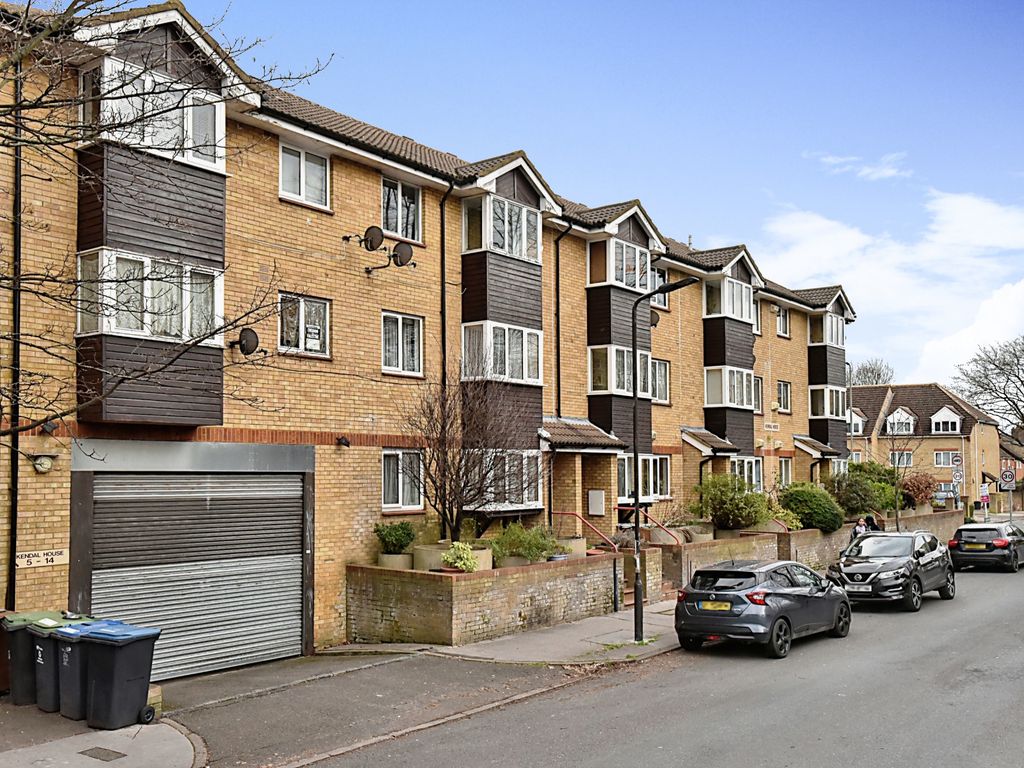 2 bed flat for sale in Derwent Road, London SE20 - Zoopla