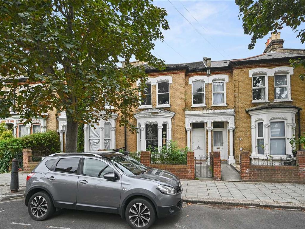 4 bed terraced house to rent in Mervan Road, London SW2 - Zoopla