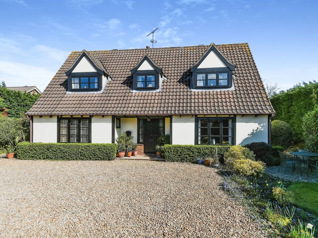4 Bed Detached House For Sale In Hugh Close North Wootton Kings Lynn