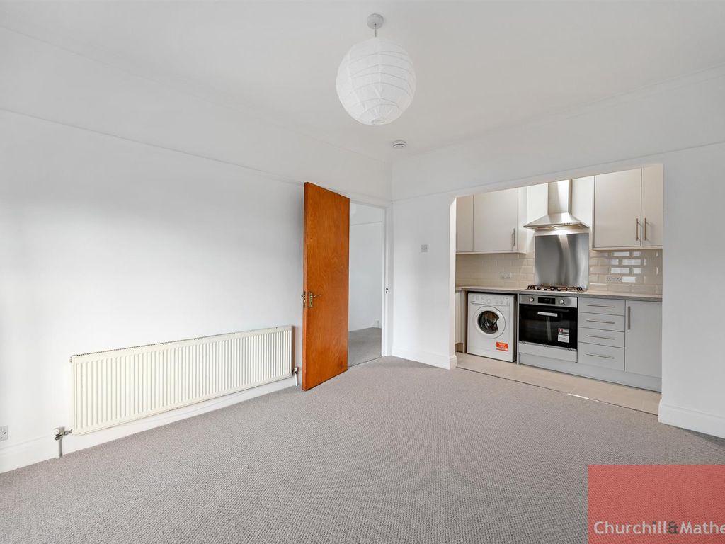 2 bed flat to rent in The Approach, Acton W3 - Zoopla
