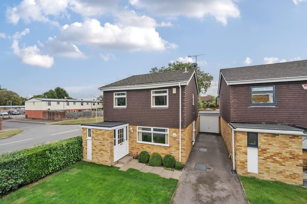4 bed link-detached house for sale in Winnersh RG41,, £550,000 - Zoopla