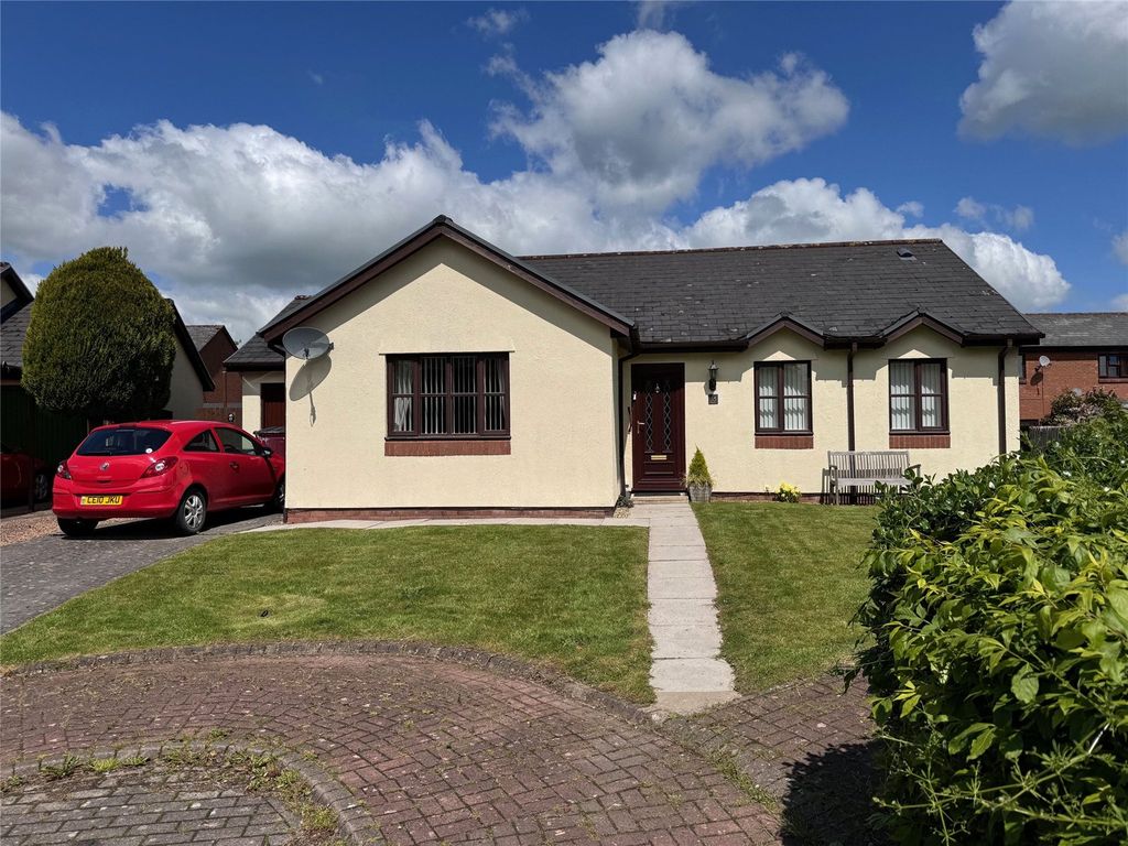 3 Bed Bungalow For Sale In Beacons Park Brecon Powys Ld3 £375 000