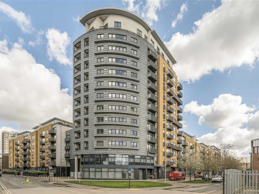 1 bed flat for sale in Tarves Way, London SE10, £375,000 - Zoopla
