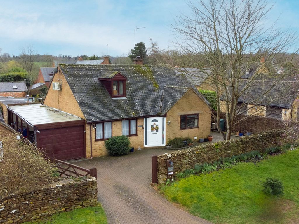 Property for sale in The Bourne, Hook Norton OX15, £650,000 - Zoopla