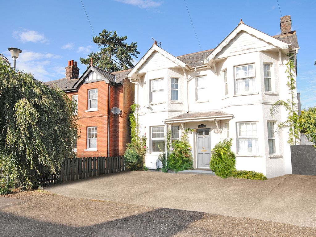 1 bed parking/garage to rent in Room 2 At The Laurels, 84 St Johns Road ...