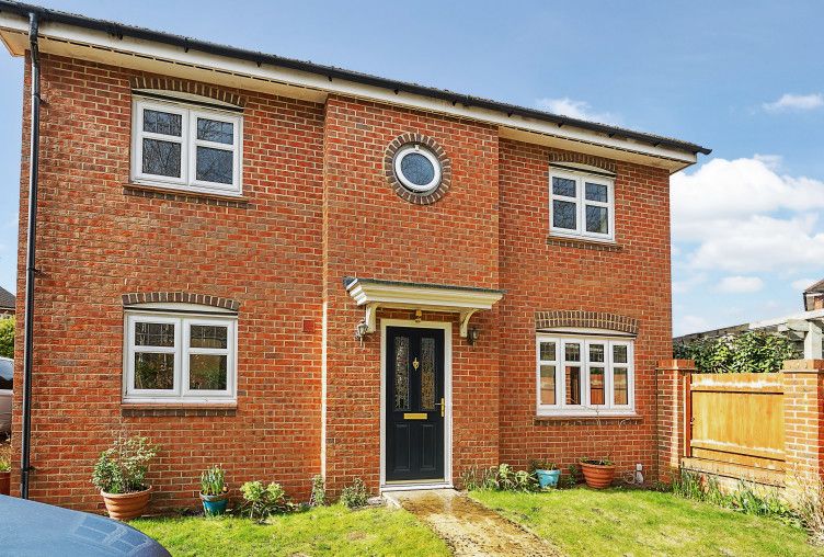 4 bed detached house for sale in Andover Drive, Fleet, Hampshire GU51 ...