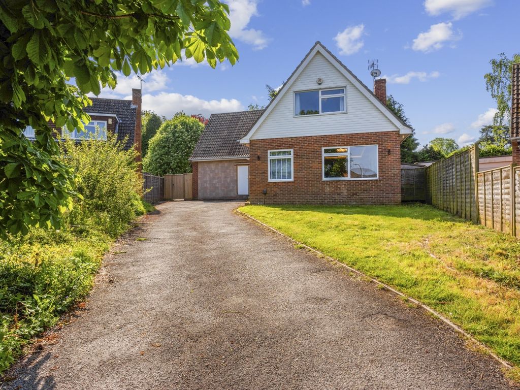 4 Bed Detached House To Rent In Monkswood Close Newbury Rg14 £2 750
