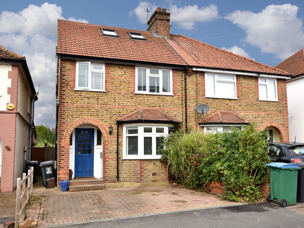 4 Bed Semi Detached House For Sale In Bushey Mill Crescent Watford