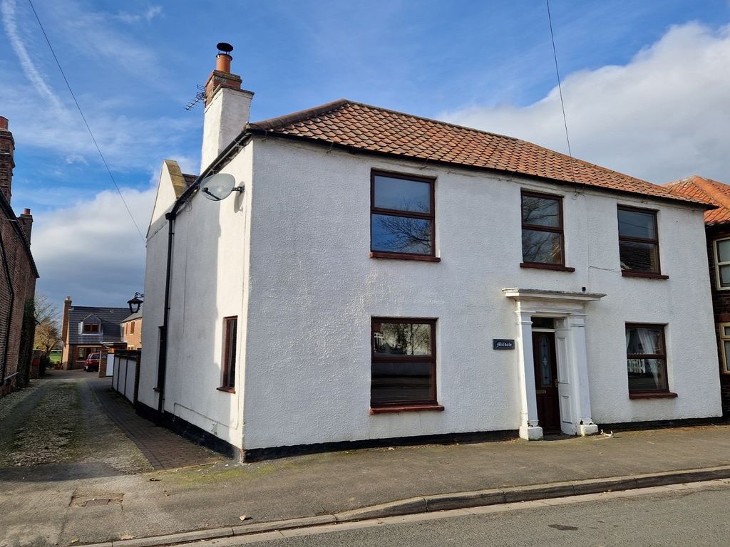 4 Bed Detached House For Sale In Main Street Hemingbrough Selby