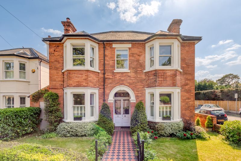 4 Bed Detached House For Sale In Mayfield Road Hersham Walton On