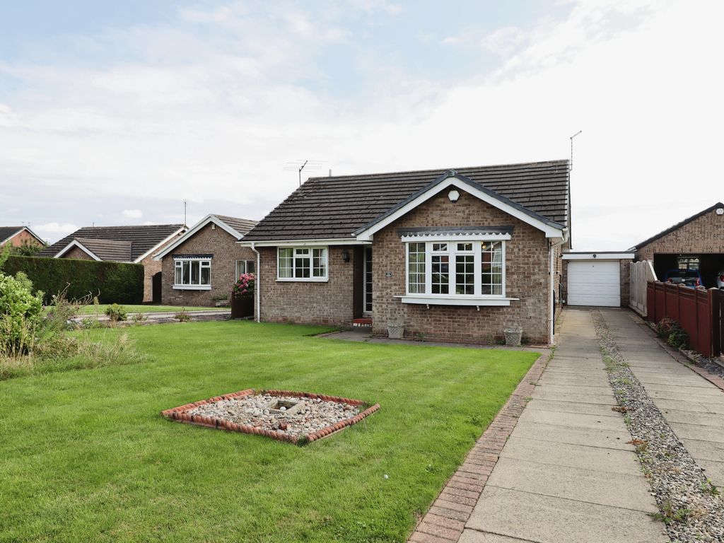 3 bed bungalow for sale in Longfield Drive, Ravenfield, Rotherham ...