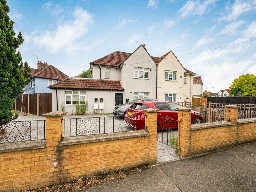 2 bed flat to rent in Hillingdon Road, Uxbridge UB10, £1,500 pcm - Zoopla