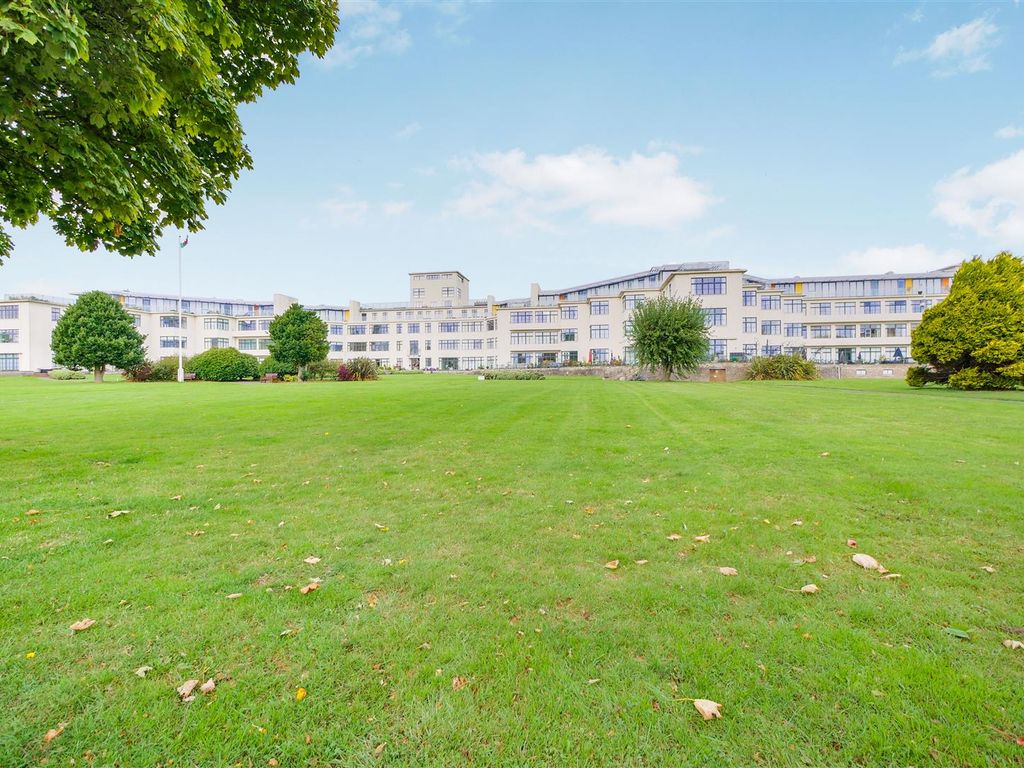 1 bed flat for sale in Hayes Road, Sully, Penarth CF64 - Zoopla