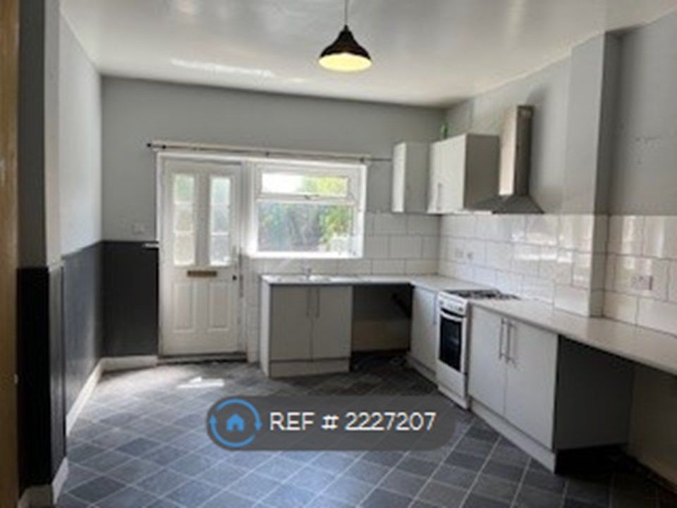 4 bed terraced house to rent in James Street, Rotherham S60, £850 pcm ...
