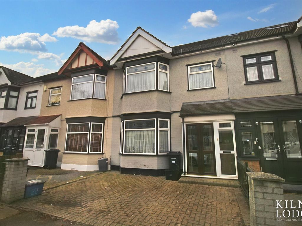 3 Bed Terraced House For Sale In Belfairs Drive Chadwell Heath