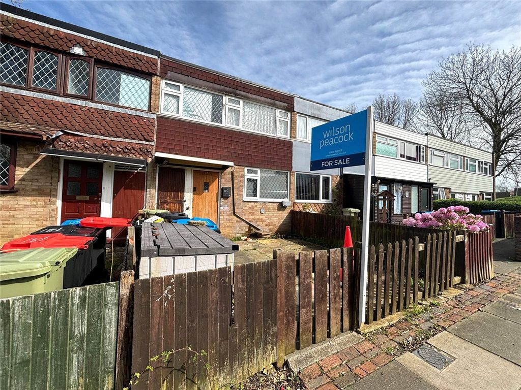 3 bed terraced house for sale in Laidon Close, Bletchley, Milton Keynes ...