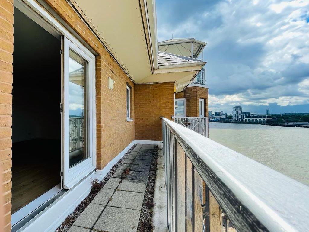 2 bed flat for sale in Homer Drive, London E14 - Zoopla