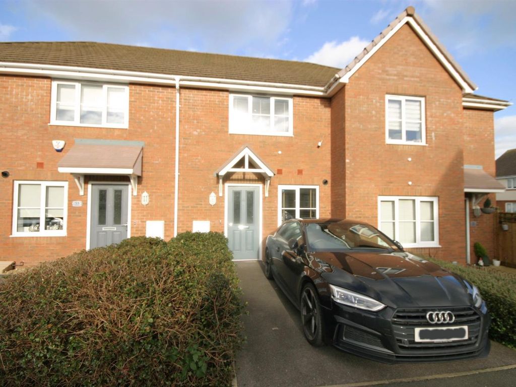 2 bed terraced house for sale in Verde Close, Luton LU2 - Zoopla