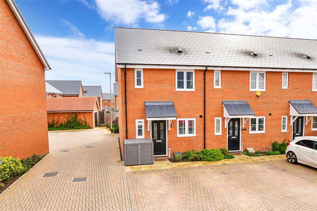 2 bed end terrace house for sale in Barchamber Way, Gravesend, Kent DA12 - Zoopla