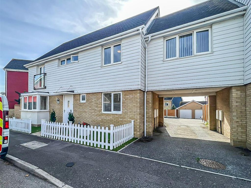 5 bed link-detached house for sale in Apollo Drive, Southend-On-Sea SS2 ...