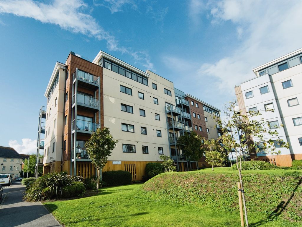 2 bed flat for sale in Groombridge Avenue, Eastbourne BN22, £220,000 ...