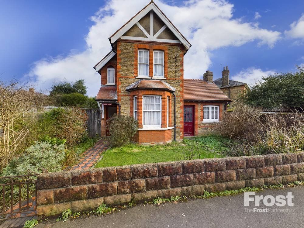 3 bed detached house for sale in Cardinal Road, Feltham TW13 - Zoopla